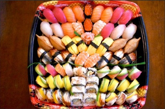 Deluxe Sushi Platter - Sakura of Tokyo